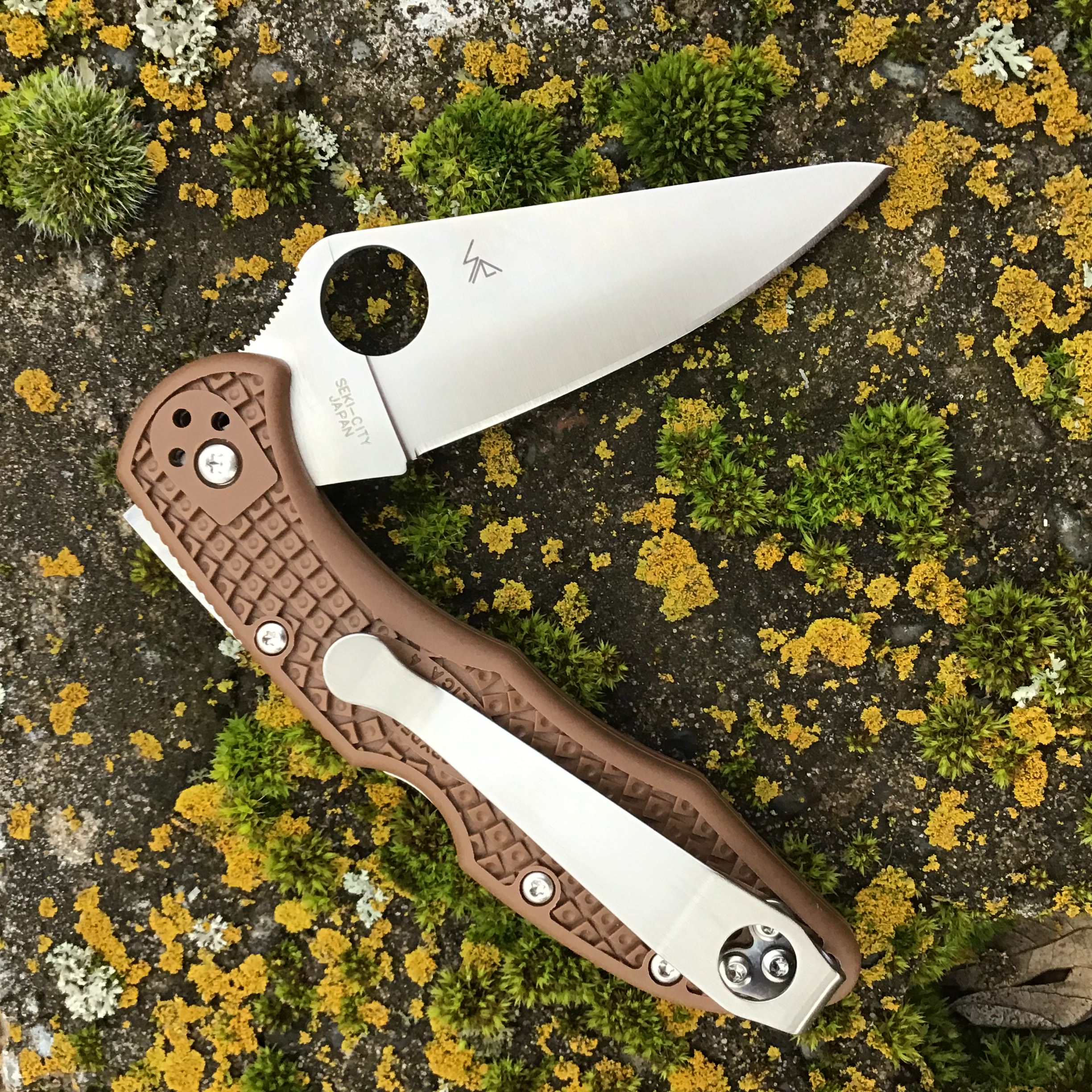 Spyderco Delica 4 Brown FRN VG-10 Blade (C11FPBN) Deep Carry Titanium Clip