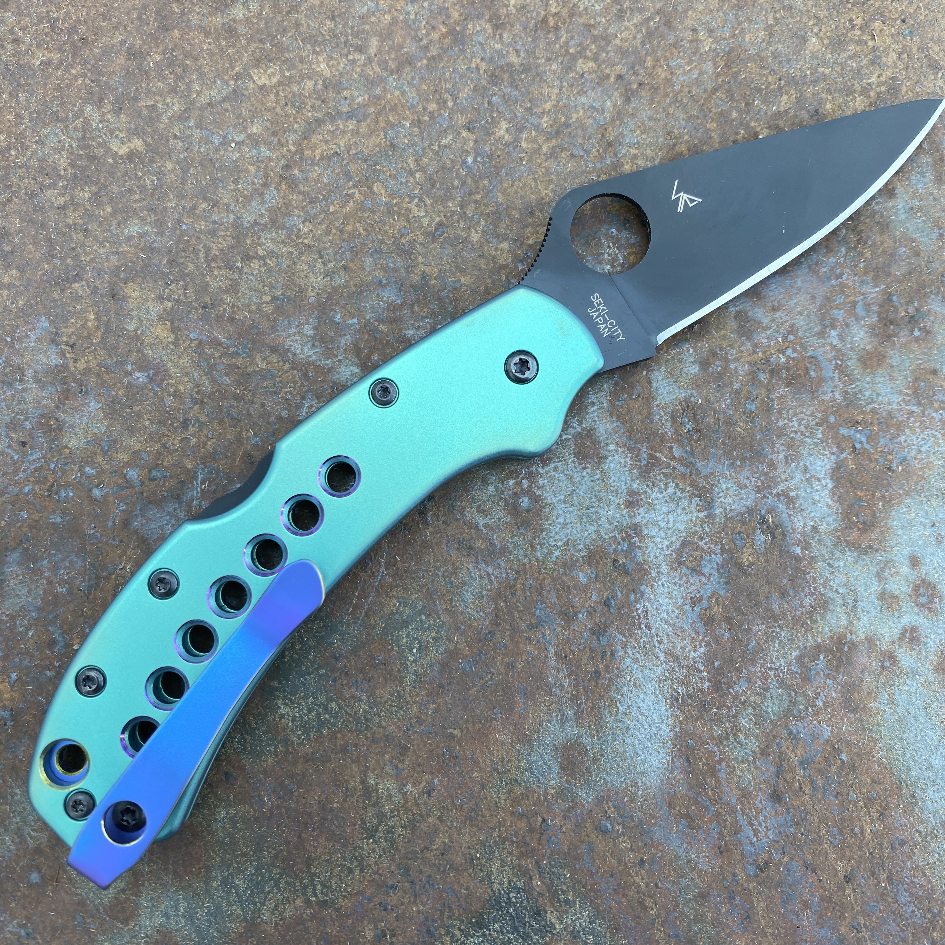 Justin's MOD "Sully" Custom Delica 4 MOD 2 Titanium Scales Black S30V ...