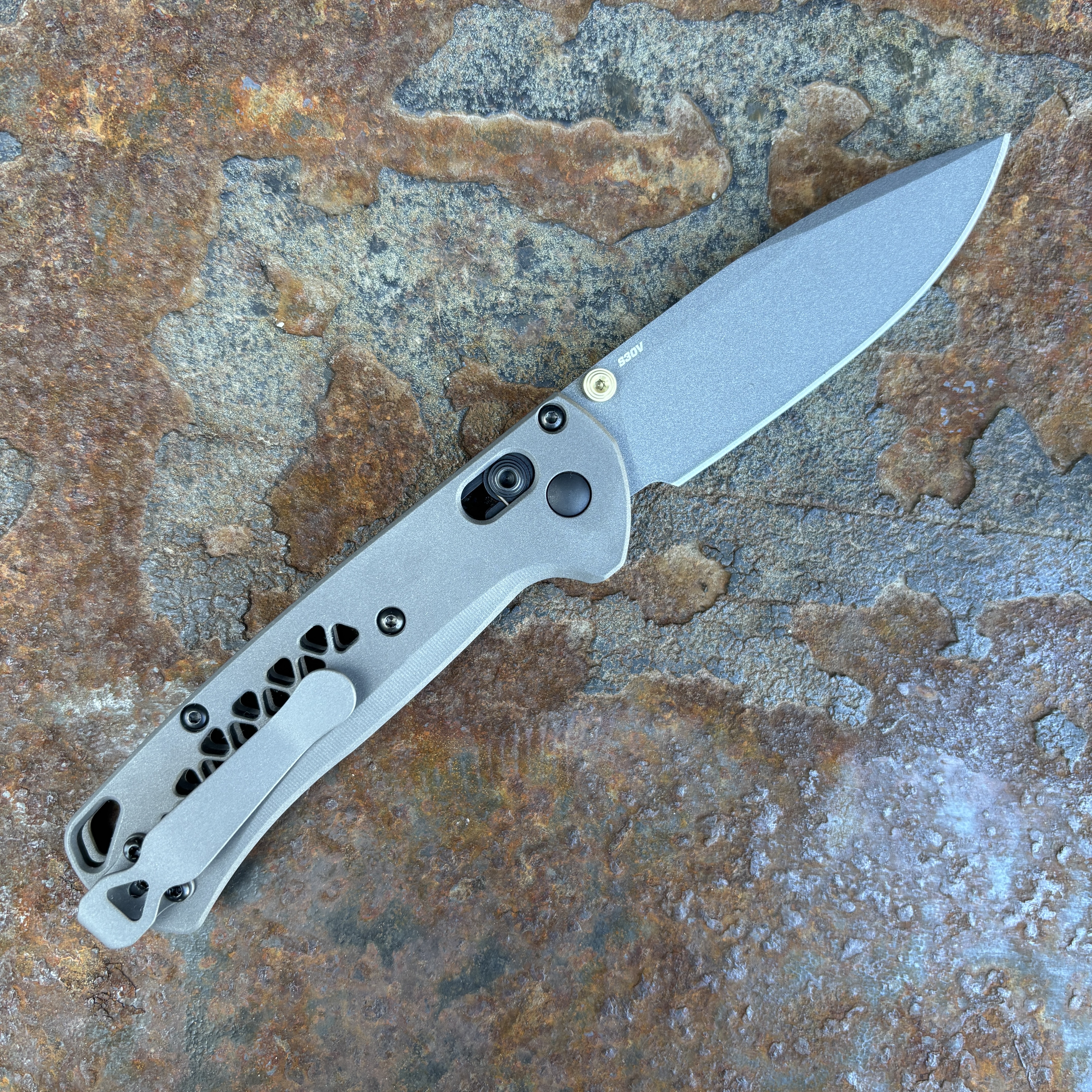 Benchmade Bugout MOD 2 Fallout Triangular Speed Hole Titanium Scales ...