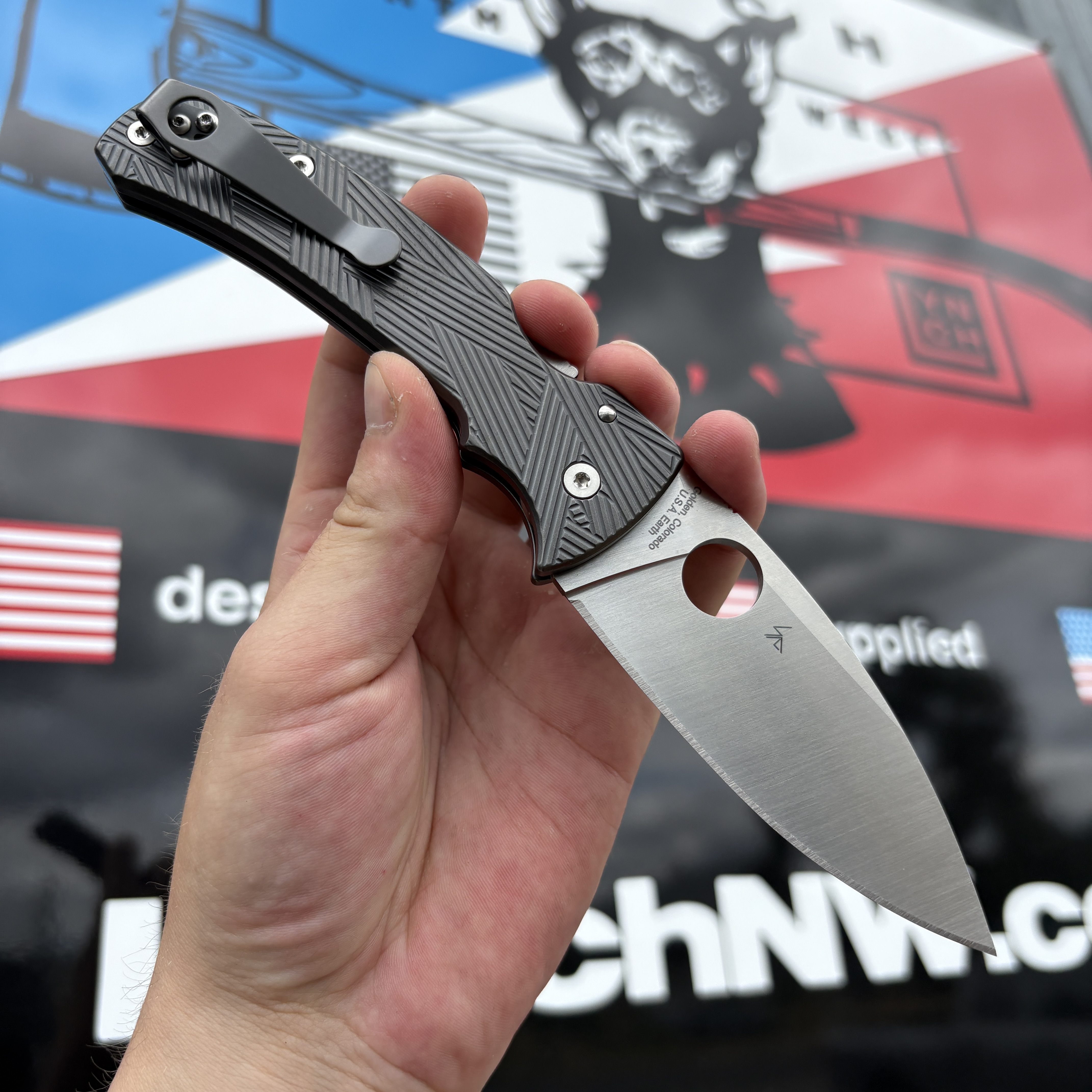 Spyderco Bodacious Skinny Dark Abyss Samurai Titanium Scales Satin ...